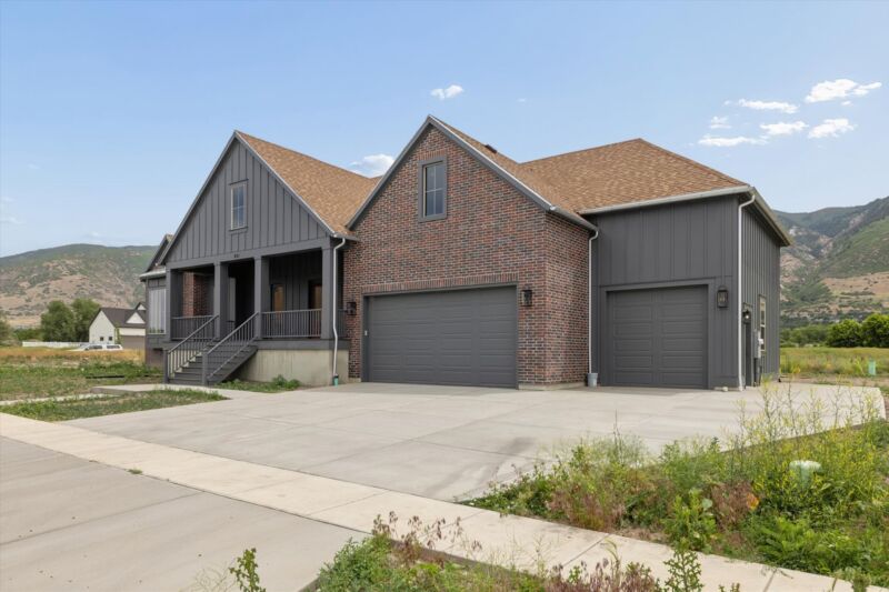 Millcreek Farmhouse II Luxury Custom Home for Sale in Farmington ...